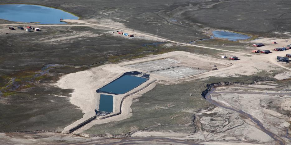 Bakterier har spist 82 procent af olieforureningen i Mestersvig | KNR