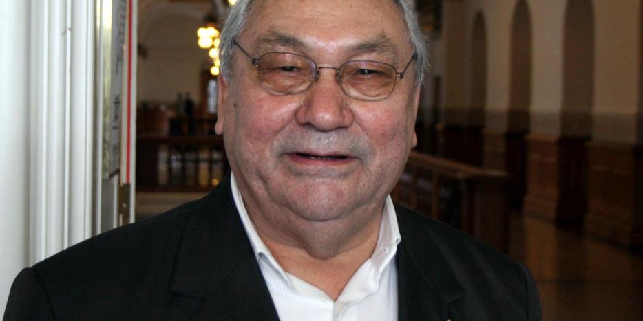 Ny bog om Jonathan Motzfeldt er udkommet | KNR